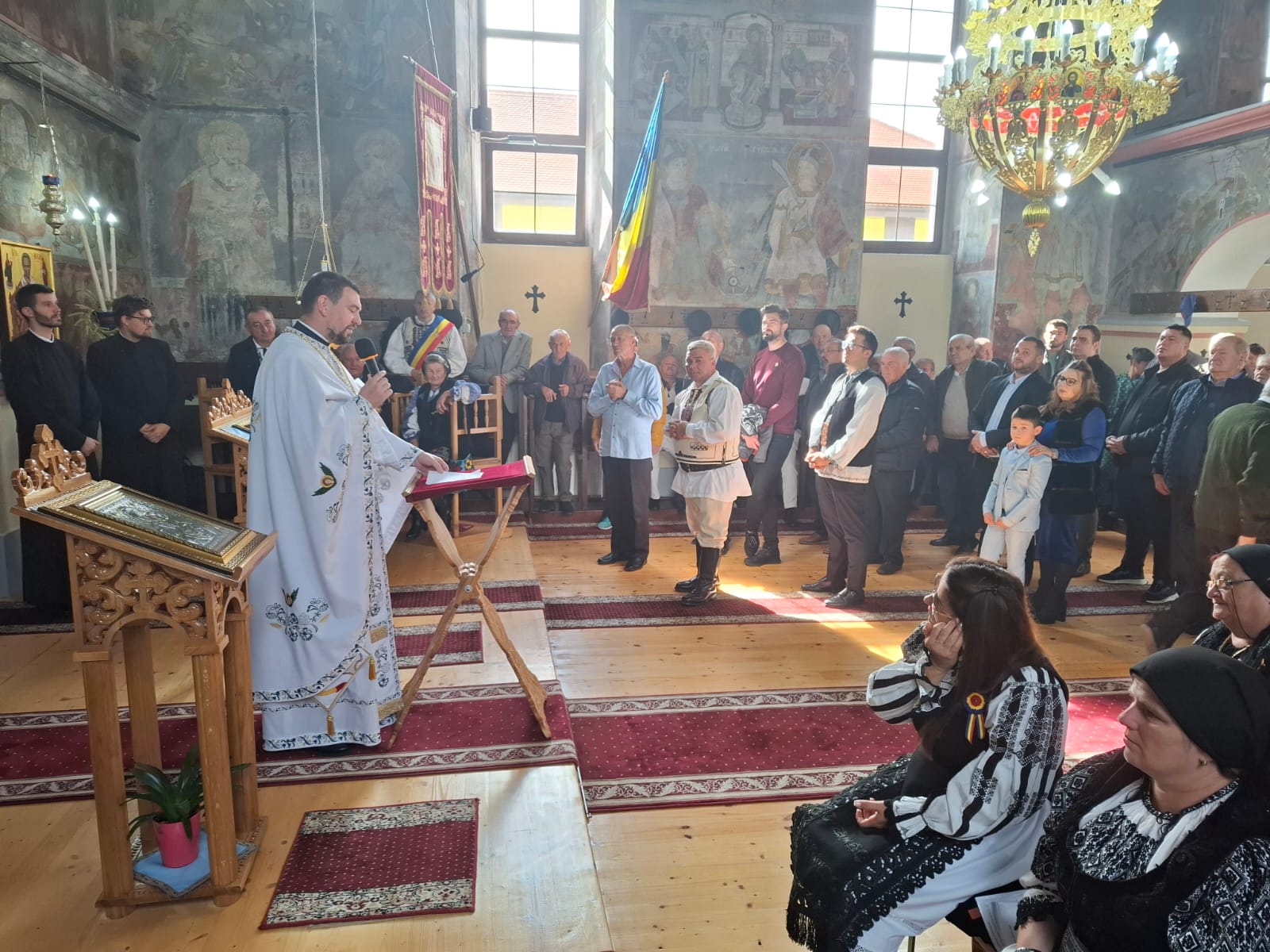 Foto-video. Sărbătoare în straie românești la Calbor: „Ziua Portului ...